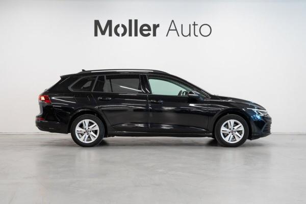 Black Volkswagen Golf 2022 in Vilnius, with an engine capacity of 2.00 L and mileage of 158 thousand km for 15900 €, photo 9 on AUTOMOTO.COM.LV