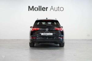 Black Volkswagen Golf 2022 in Vilnius, with an engine capacity of 2.00 L and mileage of 158 thousand km for 15900 €, photo 7 on AUTOMOTO.COM.LV