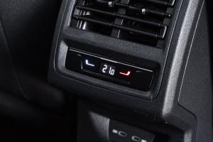 Black Volkswagen Golf 2022 in Riga, with an engine capacity of 2.00 L and mileage of 139 thousand km for 17450 €, photo 9 on AUTOMOTO.COM.LV