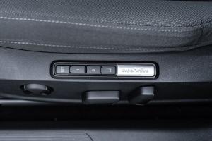 Black Volkswagen Golf 2022 in Riga, with an engine capacity of 2.00 L and mileage of 139 thousand km for 17450 €, photo 13 on AUTOMOTO.COM.LV