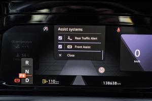 Black Volkswagen Golf 2022 in Riga, with an engine capacity of 2.00 L and mileage of 139 thousand km for 17450 €, photo 19 on AUTOMOTO.COM.LV