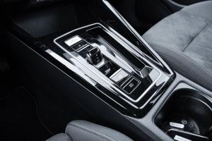 Black Volkswagen Golf 2022 in Riga, with an engine capacity of 2.00 L and mileage of 139 thousand km for 17450 €, photo 22 on AUTOMOTO.COM.LV