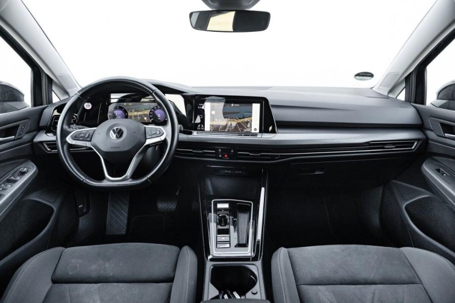 Black Volkswagen Golf 2022 in Riga, with an engine capacity of 2.00 L and mileage of 139 thousand km for 17450 €, photo 33 on AUTOMOTO.COM.LV