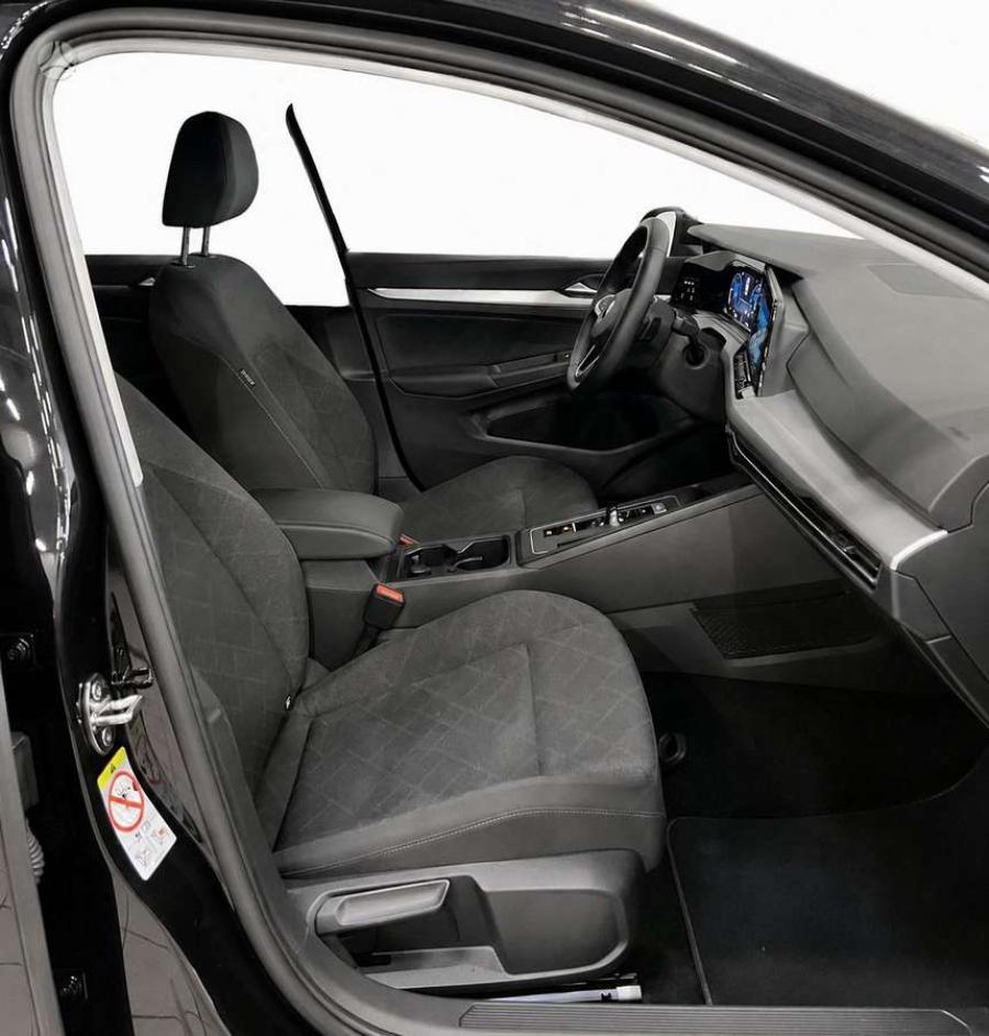 Black Volkswagen Golf 2022 in Kaunas, with an engine capacity of 1.97 L and mileage of 167 thousand km for 15500 €, photo 9 on AUTOMOTO.COM.LV