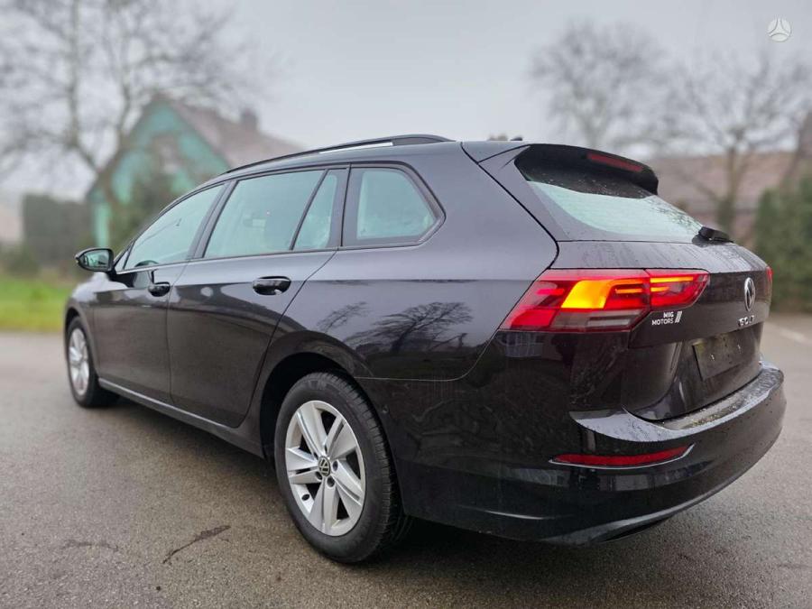 Black Volkswagen Golf 2023 in Raseiniai, with an engine capacity of 1.00 L and mileage of 27 thousand km for 16700 €, photo 5 on AUTOMOTO.COM.LV