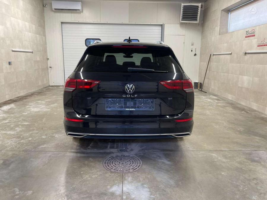 Black Volkswagen Golf 2023 in Marijampole, with an engine capacity of 1.00 L and mileage of 89 thousand km for 15972 €, photo 6 on AUTOMOTO.COM.LV