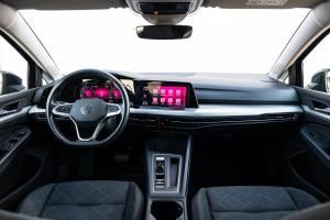 Melns Volkswagen Golf 2023 Rīga, ar dzinēja tilpumu 1.50 L un nobraukumu 159 tūkst. km par 17900 €, foto 9 vietnē AUTOMOTO.COM.LV