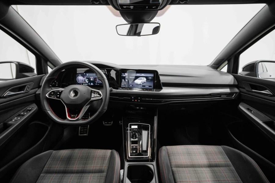 Черный Фольксваген Гольф 2023 в Таллин, объемом двигателя 2.00 л и пробегом 10 тыс. км за 31900 €, фото 10 на AUTOMOTO.COM.LV