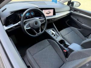 Black Volkswagen Golf 2023 in Kaunas, with an engine capacity of 1.00 L and mileage of 159 thousand km for 14200 €, photo 7 on AUTOMOTO.COM.LV
