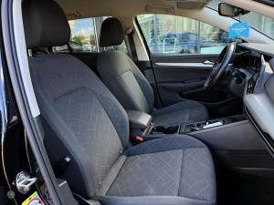 Black Volkswagen Golf 2023 in Kaunas, with an engine capacity of 1.00 L and mileage of 159 thousand km for 14200 €, photo 12 on AUTOMOTO.COM.LV