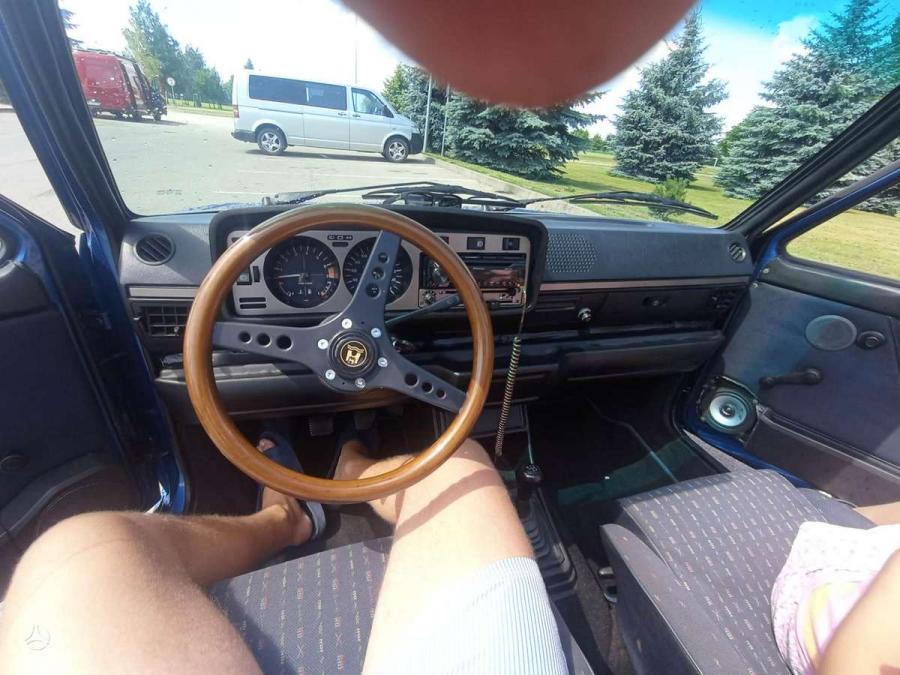 Zils Volkswagen Golf 1980 Kalvarija, ar dzinēja tilpumu 1.46 L un nobraukumu 183 tūkst. km par 4999 €, foto 13 vietnē AUTOMOTO.COM.LV