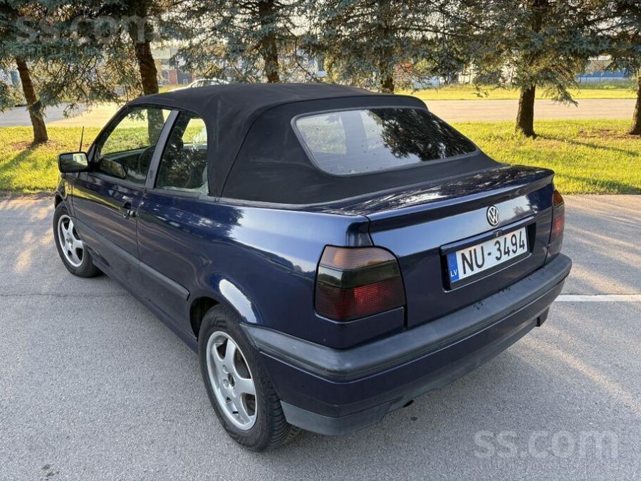 Blue Volkswagen Golf 1994 in Jelgava, with an engine capacity of 1.80 L and mileage of 275 thousand km for 1590 €, photo 4 on AUTOMOTO.COM.LV