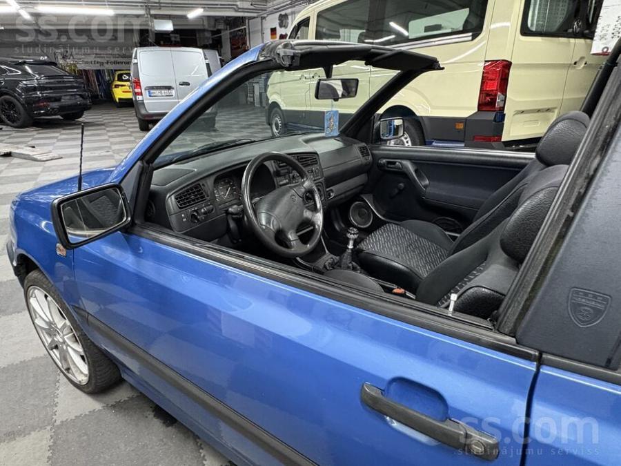 Blue Volkswagen Golf 1994 in Riga, with an engine capacity of 1.80 L and mileage of 156 thousand km for 3599 €, photo 9 on AUTOMOTO.COM.LV