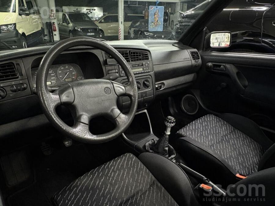 Blue Volkswagen Golf 1994 in Riga, with an engine capacity of 1.80 L and mileage of 156 thousand km for 3599 €, photo 11 on AUTOMOTO.COM.LV
