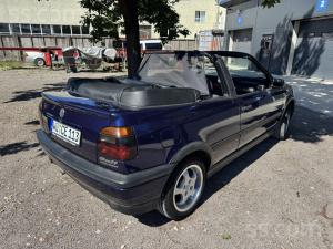 Zils Volkswagen Golf 1995 Rīga, ar dzinēja tilpumu 1.60 L un nobraukumu 227 tūkst. km par 1800 €, foto 3 vietnē AUTOMOTO.COM.LV