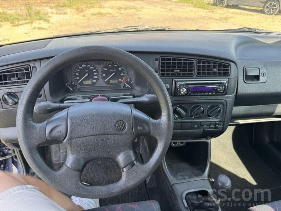 Zils Volkswagen Golf 1995 Rīga, ar dzinēja tilpumu 1.60 L un nobraukumu 227 tūkst. km par 1800 €, foto 11 vietnē AUTOMOTO.COM.LV