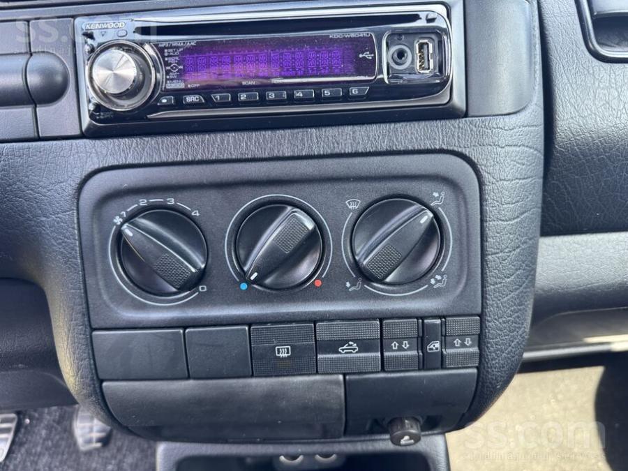 Zils Volkswagen Golf 1995 Rīga, ar dzinēja tilpumu 1.60 L un nobraukumu 227 tūkst. km par 1800 €, foto 12 vietnē AUTOMOTO.COM.LV