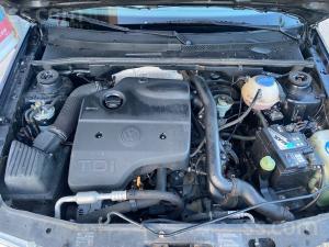 Zils Volkswagen Golf 1997 Balvi, ar dzinēja tilpumu 1.90 L un nobraukumu 288 tūkst. km par 2950 €, foto 21 vietnē AUTOMOTO.COM.LV