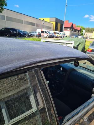 Blue Volkswagen Golf 2000 in Druskininkai, with an engine capacity of 1.78 L and mileage of 325 thousand km for 1700 €, photo 23 on AUTOMOTO.COM.LV