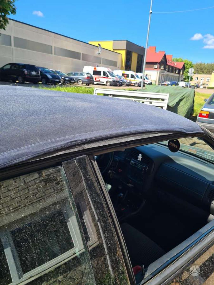 Blue Volkswagen Golf 2000 in Druskininkai, with an engine capacity of 1.78 L and mileage of 325 thousand km for 1700 €, photo 23 on AUTOMOTO.COM.LV