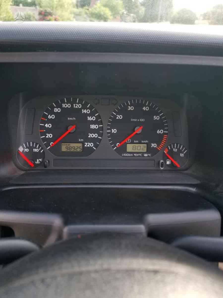 Zils Volkswagen Golf 2000 Zarasai, ar dzinēja tilpumu 1.98 L un nobraukumu 101 tūkst. km par 4449 €, foto 6 vietnē AUTOMOTO.COM.LV