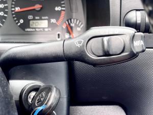 Zils Volkswagen Golf 2002 Rīga, ar dzinēja tilpumu 2.00 L un nobraukumu 236 tūkst. km par 2990 €, foto 6 vietnē AUTOMOTO.COM.LV