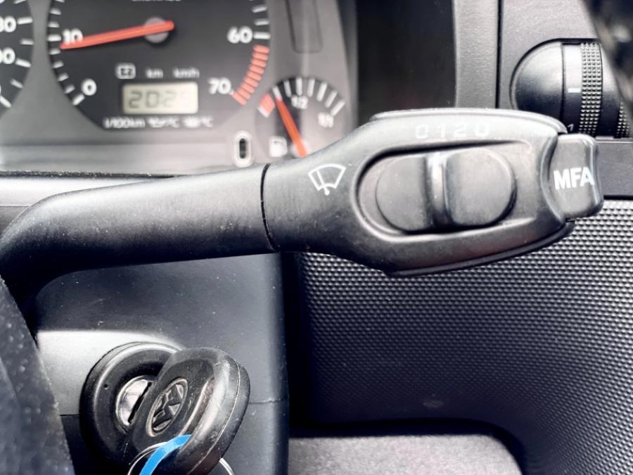 Zils Volkswagen Golf 2002 Rīga, ar dzinēja tilpumu 2.00 L un nobraukumu 236 tūkst. km par 2990 €, foto 6 vietnē AUTOMOTO.COM.LV