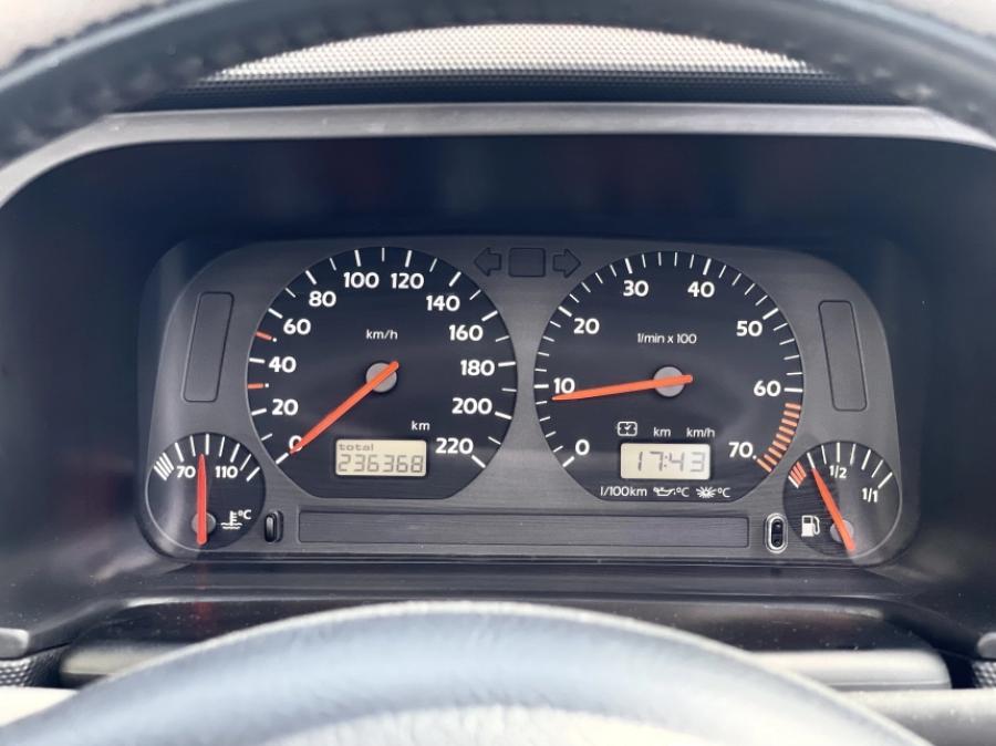 Zils Volkswagen Golf 2002 Rīga, ar dzinēja tilpumu 2.00 L un nobraukumu 236 tūkst. km par 2990 €, foto 7 vietnē AUTOMOTO.COM.LV