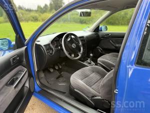 Zils Volkswagen Golf 2001 Cēsis, ar dzinēja tilpumu 1.60 L un nobraukumu 219 tūkst. km par 2100 €, foto 11 vietnē AUTOMOTO.COM.LV