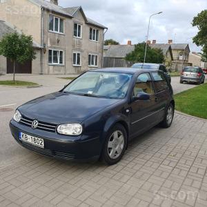 Zils Volkswagen Golf 2002 Liepāja, ar dzinēja tilpumu 1.40 L un nobraukumu 240 tūkst. km par 1200 €, foto  vietnē AUTOMOTO.COM.LV