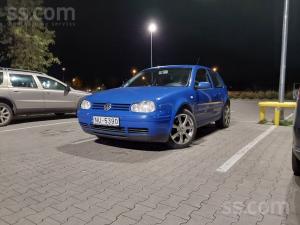 Zils Volkswagen Golf 2003 Rīga, ar dzinēja tilpumu 1.60 L un nobraukumu 201 tūkst. km par 1500 €, foto  vietnē AUTOMOTO.COM.LV