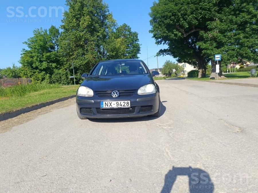 Blue Volkswagen Golf 2006 in Tukums, with an engine capacity of 1.90 L and mileage of 334 thousand km for 1680 €, photo 1 on AUTOMOTO.COM.LV
