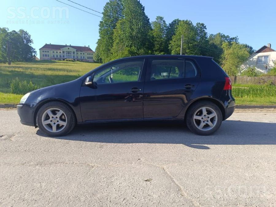Blue Volkswagen Golf 2006 in Tukums, with an engine capacity of 1.90 L and mileage of 334 thousand km for 1680 €, photo 6 on AUTOMOTO.COM.LV