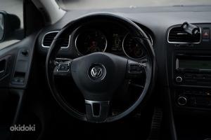 Zils Volkswagen Golf 2009 Tallina, ar dzinēja tilpumu 2.00 L un nobraukumu 223 tūkst. km par 3500 €, foto 5 vietnē AUTOMOTO.COM.LV