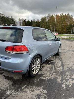 Zils Volkswagen Golf 2009 Tallina, ar dzinēja tilpumu 2.00 L un nobraukumu 223 tūkst. km par 3500 €, foto 16 vietnē AUTOMOTO.COM.LV