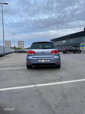 Zils Volkswagen Golf 2009 Tallina, ar dzinēja tilpumu 2.00 L un nobraukumu 223 tūkst. km par 3500 €, foto 18 vietnē AUTOMOTO.COM.LV