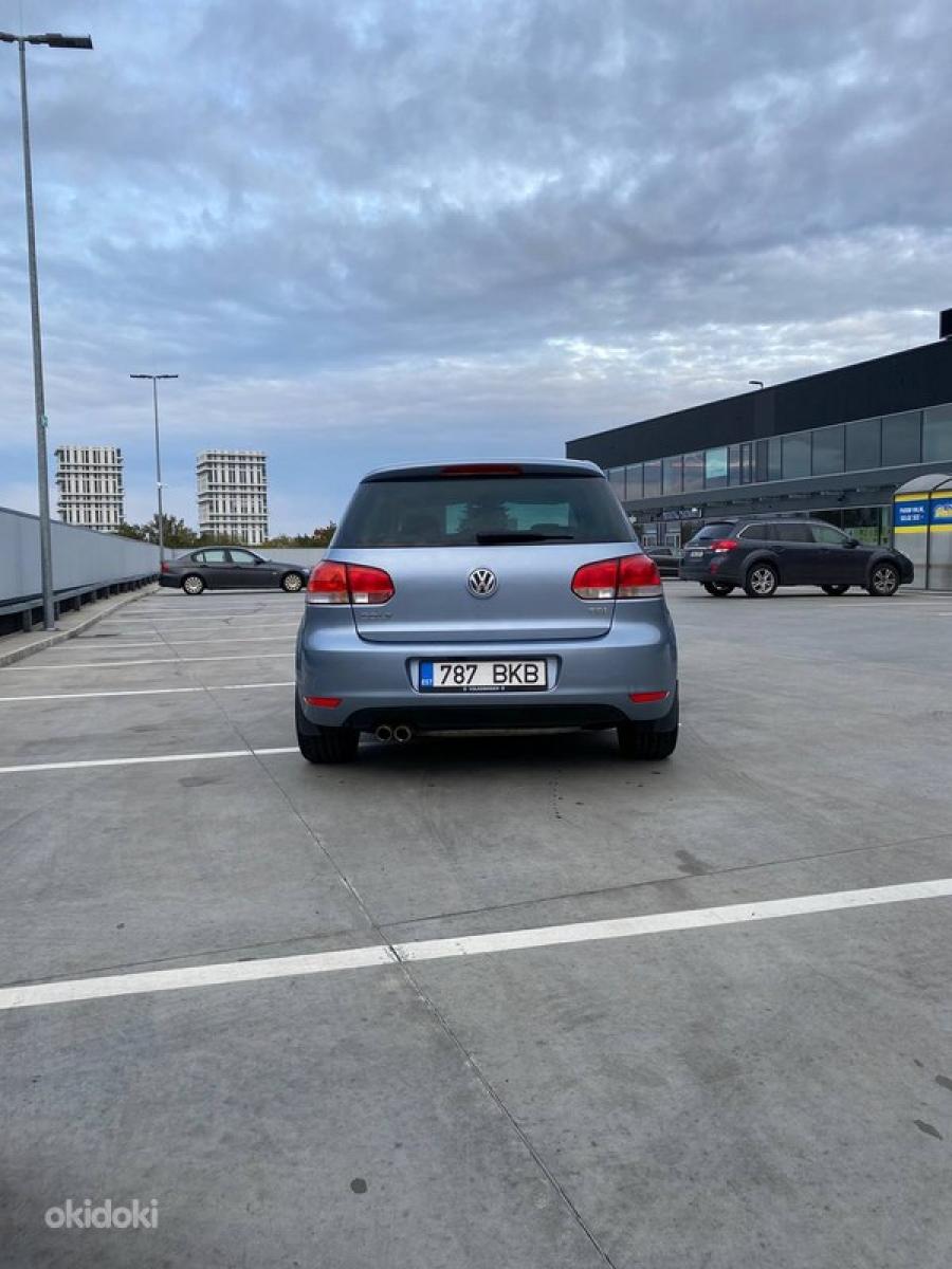 Zils Volkswagen Golf 2009 Tallina, ar dzinēja tilpumu 2.00 L un nobraukumu 223 tūkst. km par 3500 €, foto 18 vietnē AUTOMOTO.COM.LV