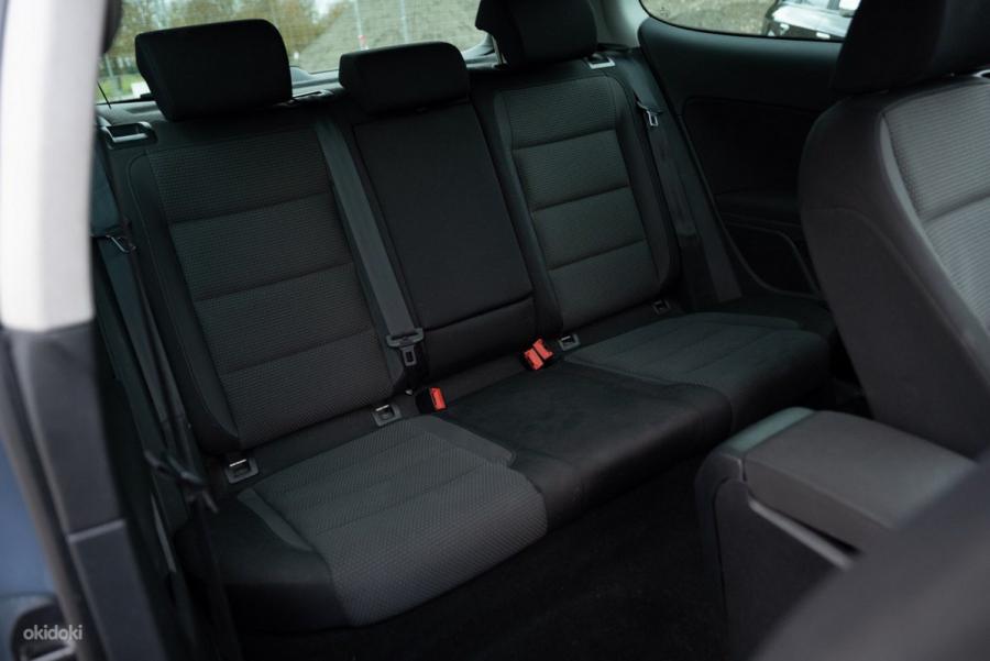 Zils Volkswagen Golf 2009 Tallina, ar dzinēja tilpumu 2.00 L un nobraukumu 223 tūkst. km par 3500 €, foto 23 vietnē AUTOMOTO.COM.LV