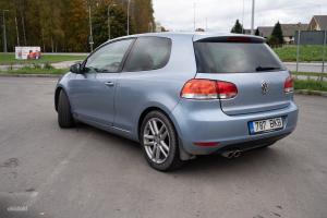 Zils Volkswagen Golf 2009 Tallina, ar dzinēja tilpumu 2.00 L un nobraukumu 223 tūkst. km par 3500 €, foto 25 vietnē AUTOMOTO.COM.LV