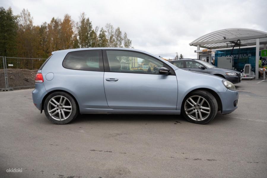 Zils Volkswagen Golf 2009 Tallina, ar dzinēja tilpumu 2.00 L un nobraukumu 223 tūkst. km par 3500 €, foto 26 vietnē AUTOMOTO.COM.LV