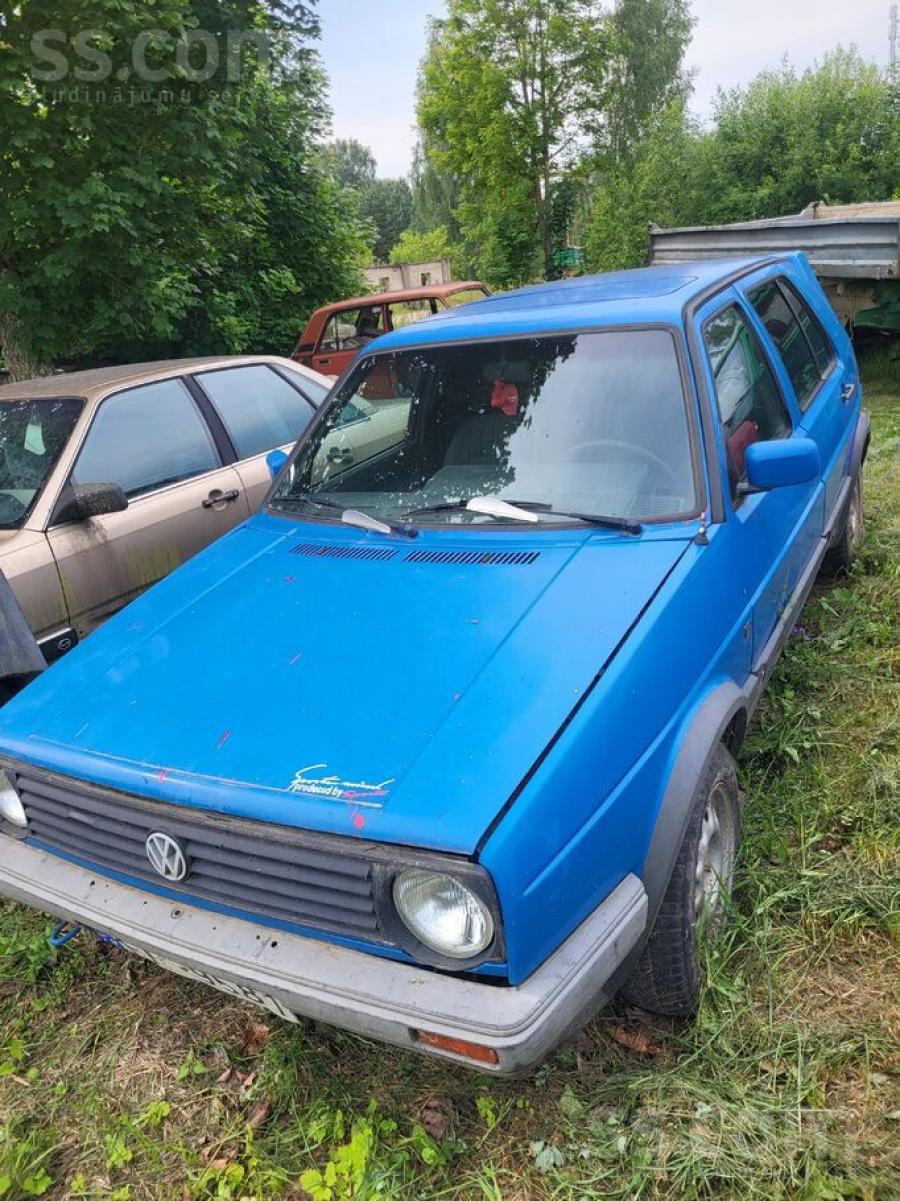 Blue Volkswagen Golf 1984 in Jekabpils, with an engine capacity of 1.80 L and mileage of 287 thousand km for 650 €, photo 6 on AUTOMOTO.COM.LV