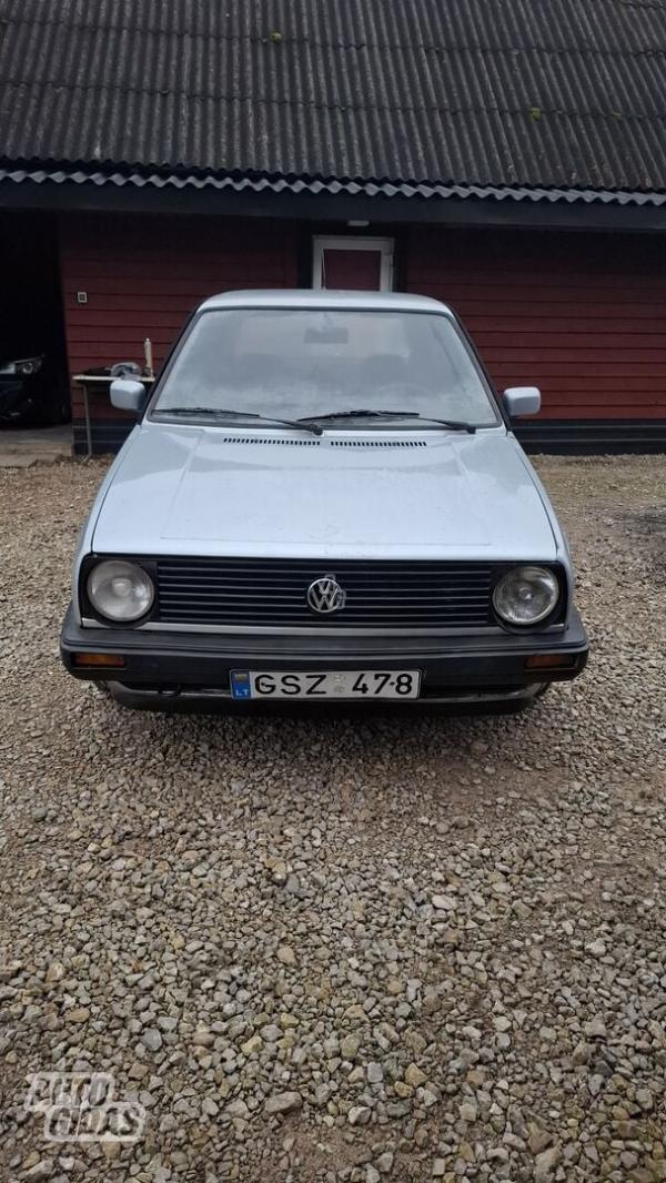 Zils Volkswagen Golf 1988 Pakruojis, ar dzinēja tilpumu 1.60 L un nobraukumu 480 tūkst. km par 950 €, foto 1 vietnē AUTOMOTO.COM.LV