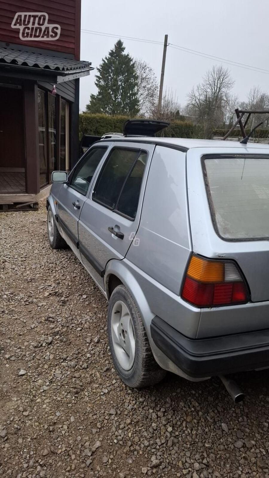 Blue Volkswagen Golf 1988 in Pakruojis, with an engine capacity of 1.60 L and mileage of 480 thousand km for 950 €, photo 4 on AUTOMOTO.COM.LV