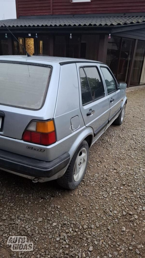Zils Volkswagen Golf 1988 Pakruojis, ar dzinēja tilpumu 1.60 L un nobraukumu 480 tūkst. km par 950 €, foto 5 vietnē AUTOMOTO.COM.LV