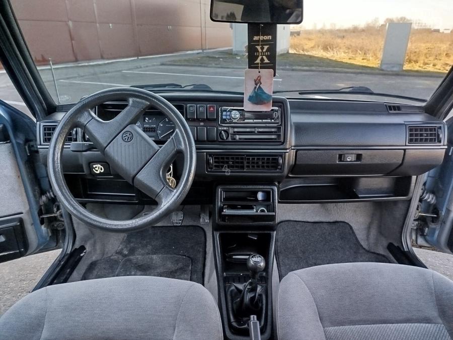 Zils Volkswagen Golf 1988 Šauļi, ar dzinēja tilpumu 1.60 L un nobraukumu 200 tūkst. km par 3000 €, foto 16 vietnē AUTOMOTO.COM.LV