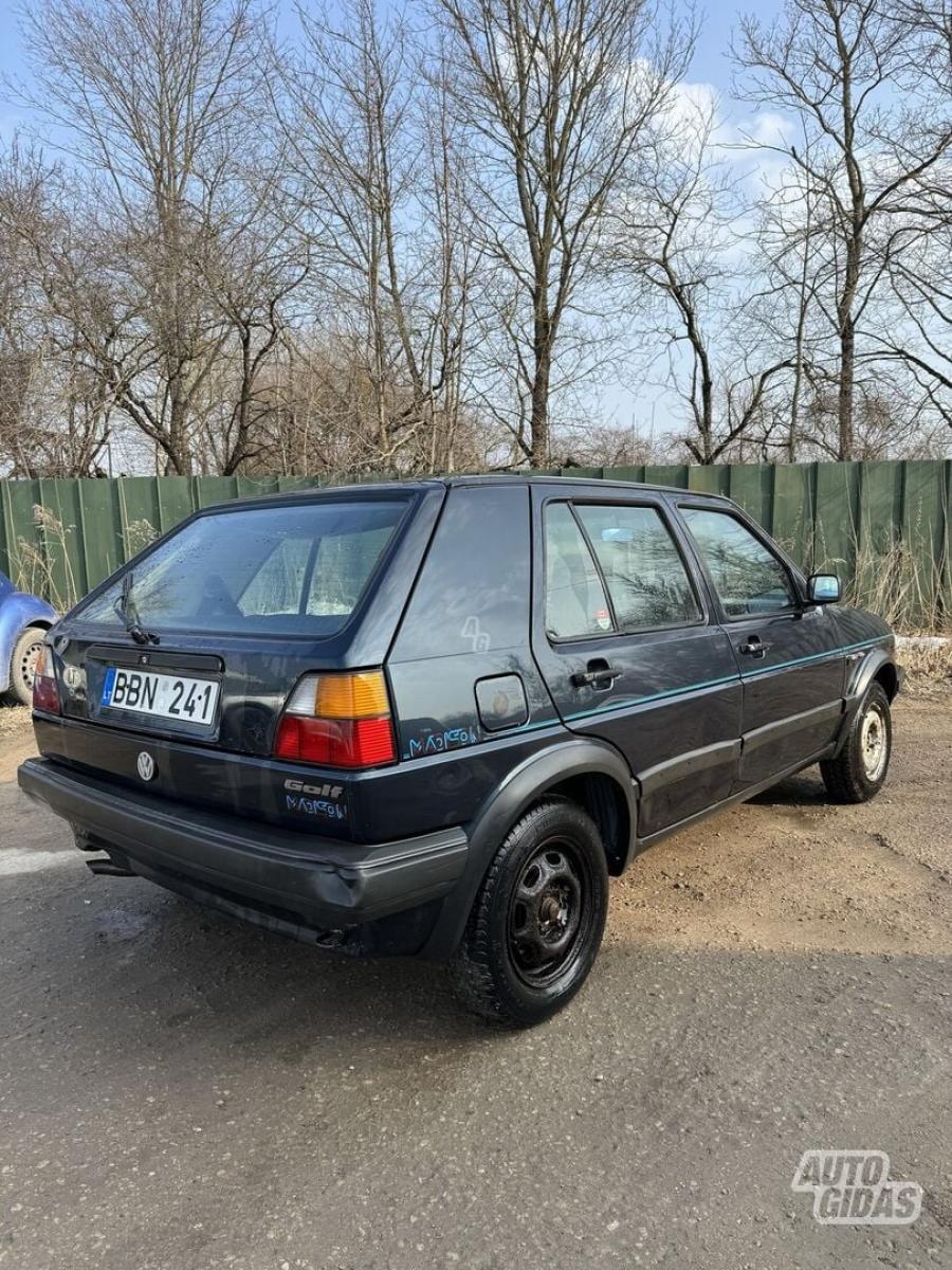 Zils Volkswagen Golf 1990 Viļņa, ar dzinēja tilpumu 1.60 L un nobraukumu 150 tūkst. km par 550 €, foto 8 vietnē AUTOMOTO.COM.LV