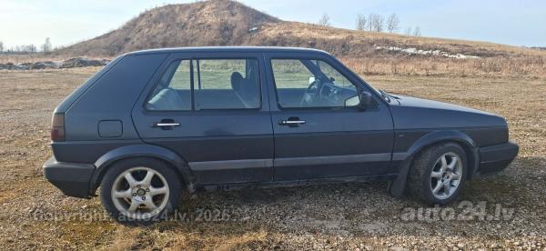 Zils Volkswagen Golf 1990 Tallina, ar dzinēja tilpumu 1.60 L un nobraukumu 180 tūkst. km par 1999 €, foto 4 vietnē AUTOMOTO.COM.LV