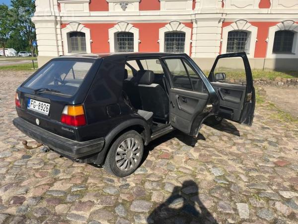 Blue Volkswagen Golf 1991 in Riga, with an engine capacity of 1.60 L and mileage of 300 thousand km for 1050 €, photo 8 on AUTOMOTO.COM.LV