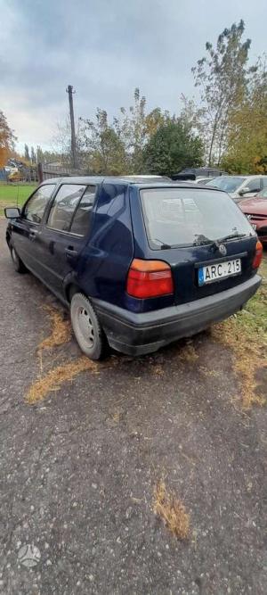 Zils Volkswagen Golf 1993 Pasvalys, ar dzinēja tilpumu 1.60 L un nobraukumu 166 tūkst. km par 550 €, foto 3 vietnē AUTOMOTO.COM.LV