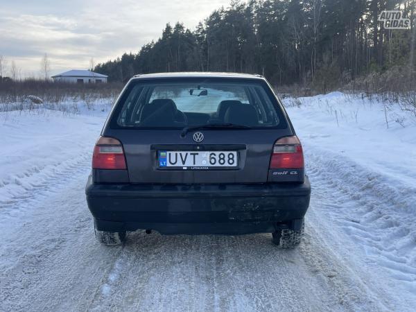 Zils Volkswagen Golf 1994 Viļņa, ar dzinēja tilpumu 1.60 L un nobraukumu 136 tūkst. km par 950 €, foto 5 vietnē AUTOMOTO.COM.LV